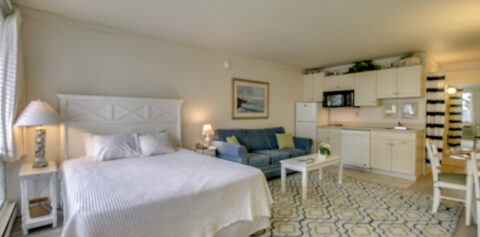 Rooms - The Beachcomber Resort